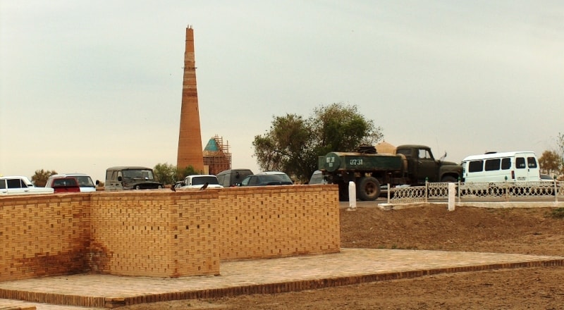 Excursion to Kutlug Timur minaret in Kunya-Urgench
