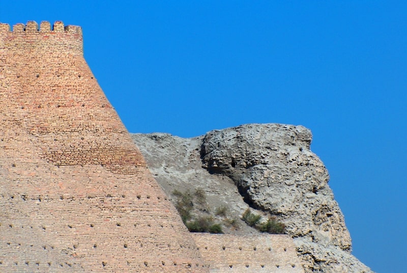 Tours on architectural ensembles and complexes of Bukhara