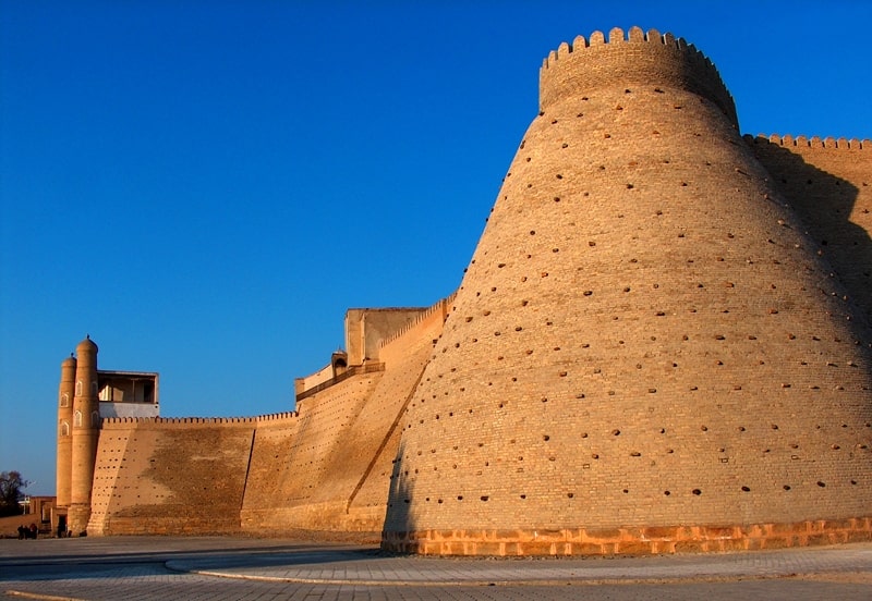 Tours on architectural ensembles and complexes of Bukhara